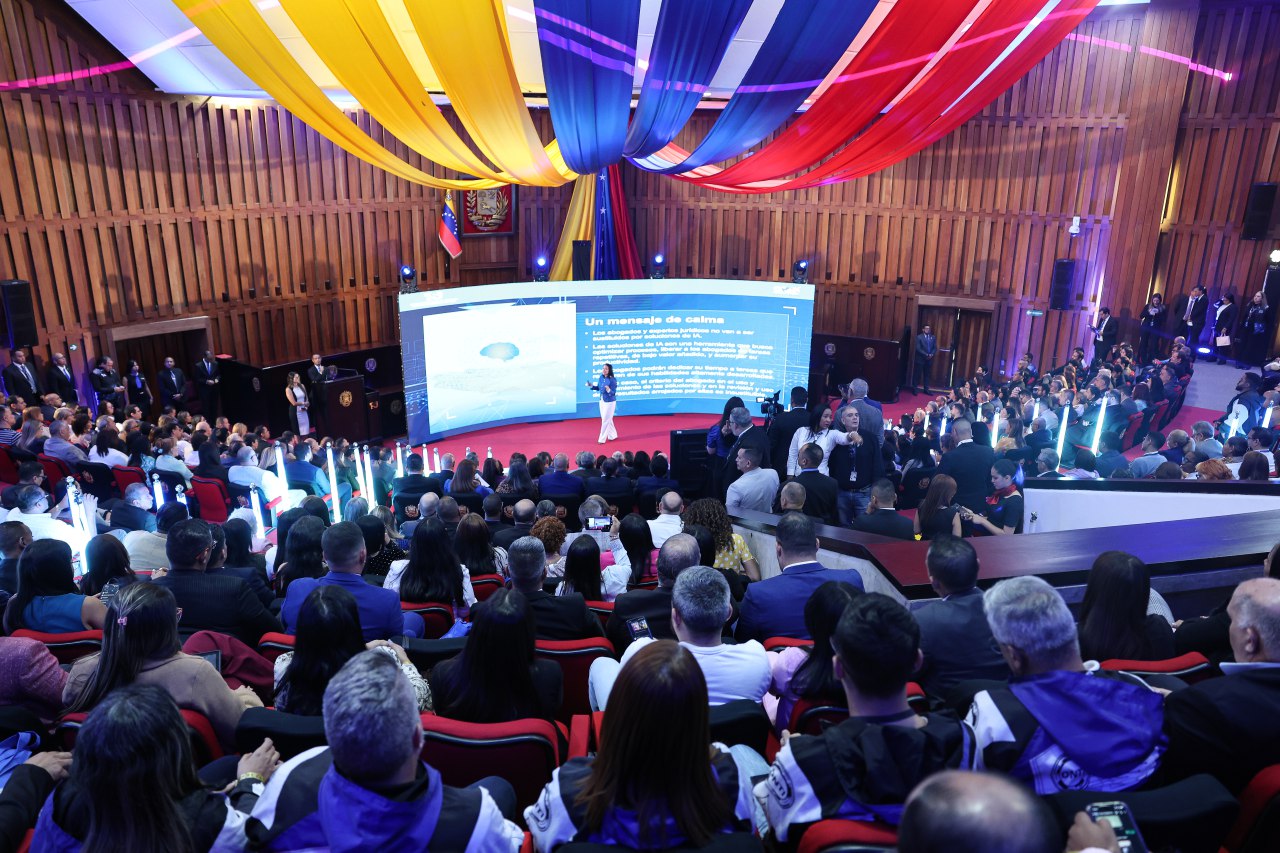 Congreso Internacional Prospectivas Tecnológicas 2025 debate uso de la ...